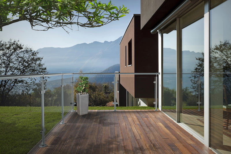 Pre-assembled Post Systems | Bespoke Glass & Bases | Liveconfigurator